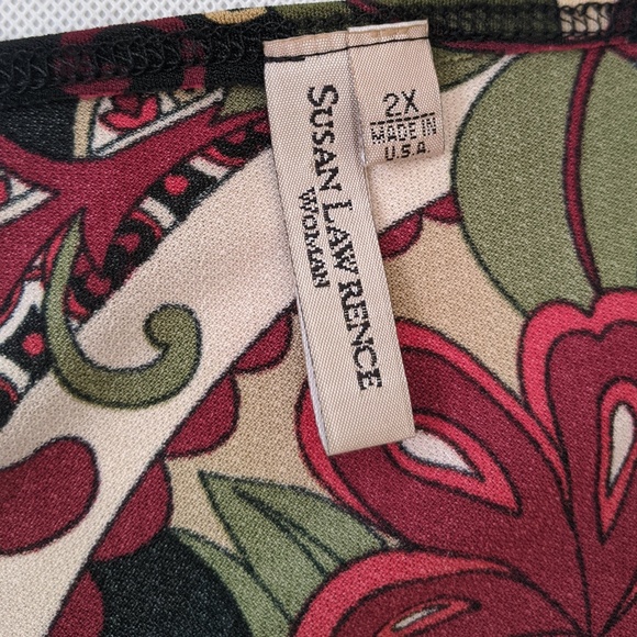 Sarah Lawrence Woman | Tops | Susan Lawrence Woman Paisley Wruffle ...